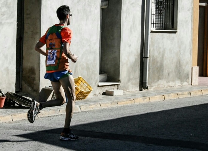 Overstriding, qué es y cómo afecta negativamente al corredor